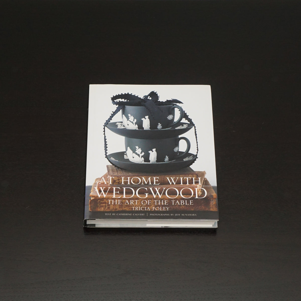 Tricia Foley "At Home with Wedgewood: the Art of The Table" – MC HOME